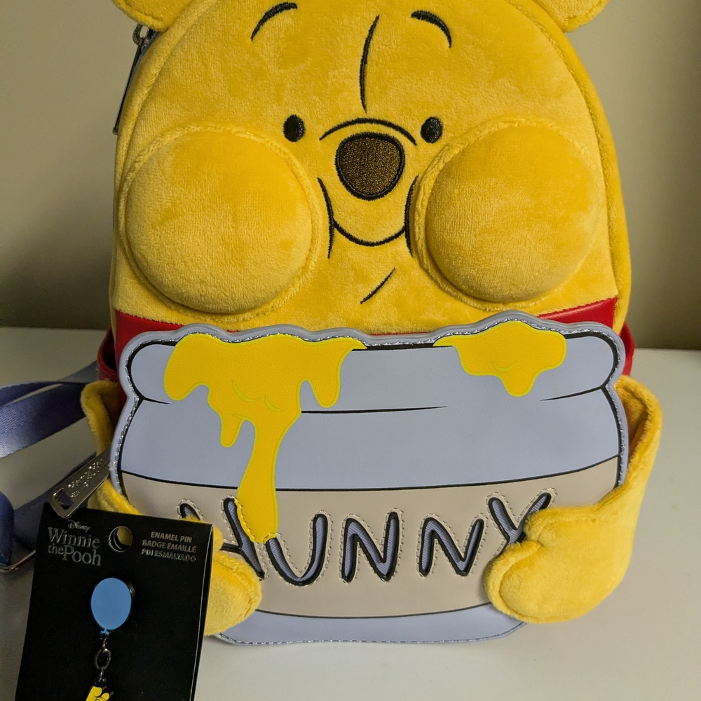 Loungefly Winnie the Pooh Yellow Backpack And Pin - Gem